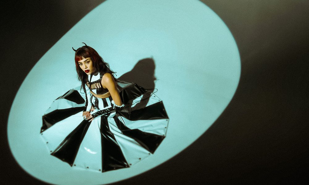 Danna Paola nos abre su corazón en su nueva canción “Tenemos que hablar” - Blog Joinnus