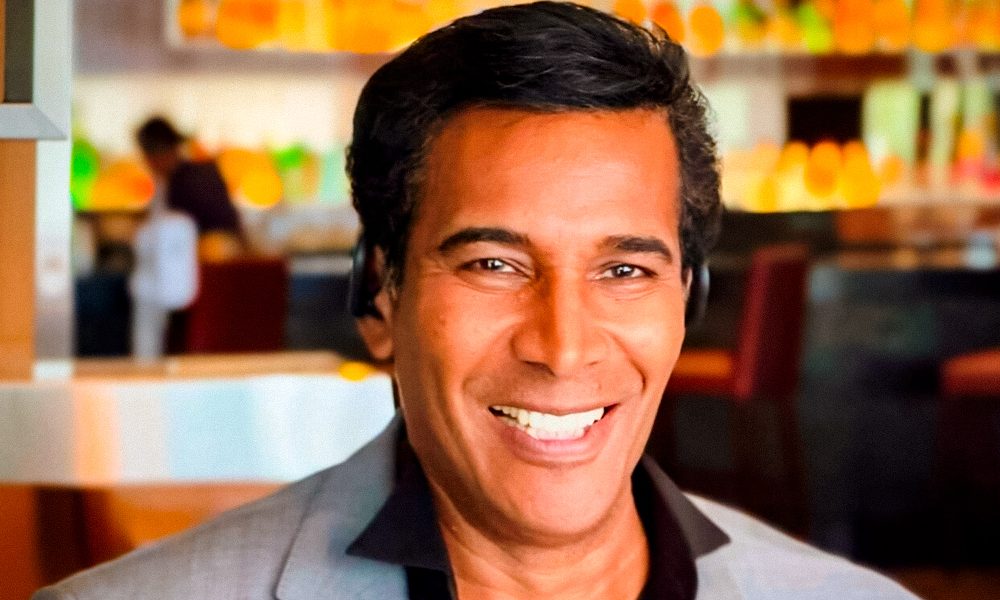 Julio Sabala regresa a Perú con su espectáculo "Lo de ayer y lo de hoy ...