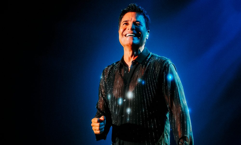 Chayanne llega a Lima y Arequipa en 2025 con su gira Bailemos Otra Vez ...