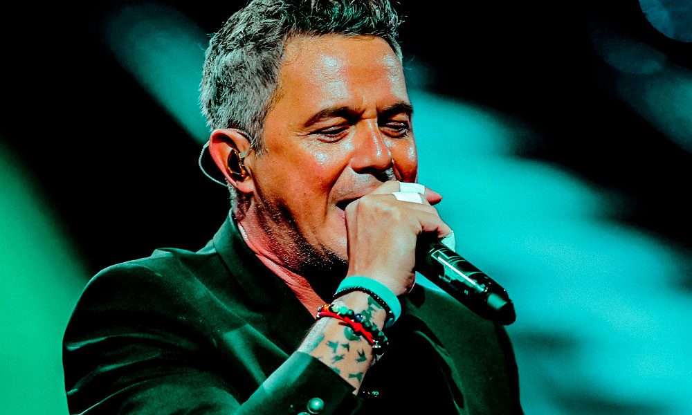 Zoé estrena "Campo de fuerza" y hace historia con 5 shows en el Estadio ...